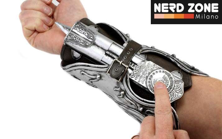 NECA - Assassin Creed 2 Ezio Hidden Blade Role Play Gauntlet Replica 1 ...